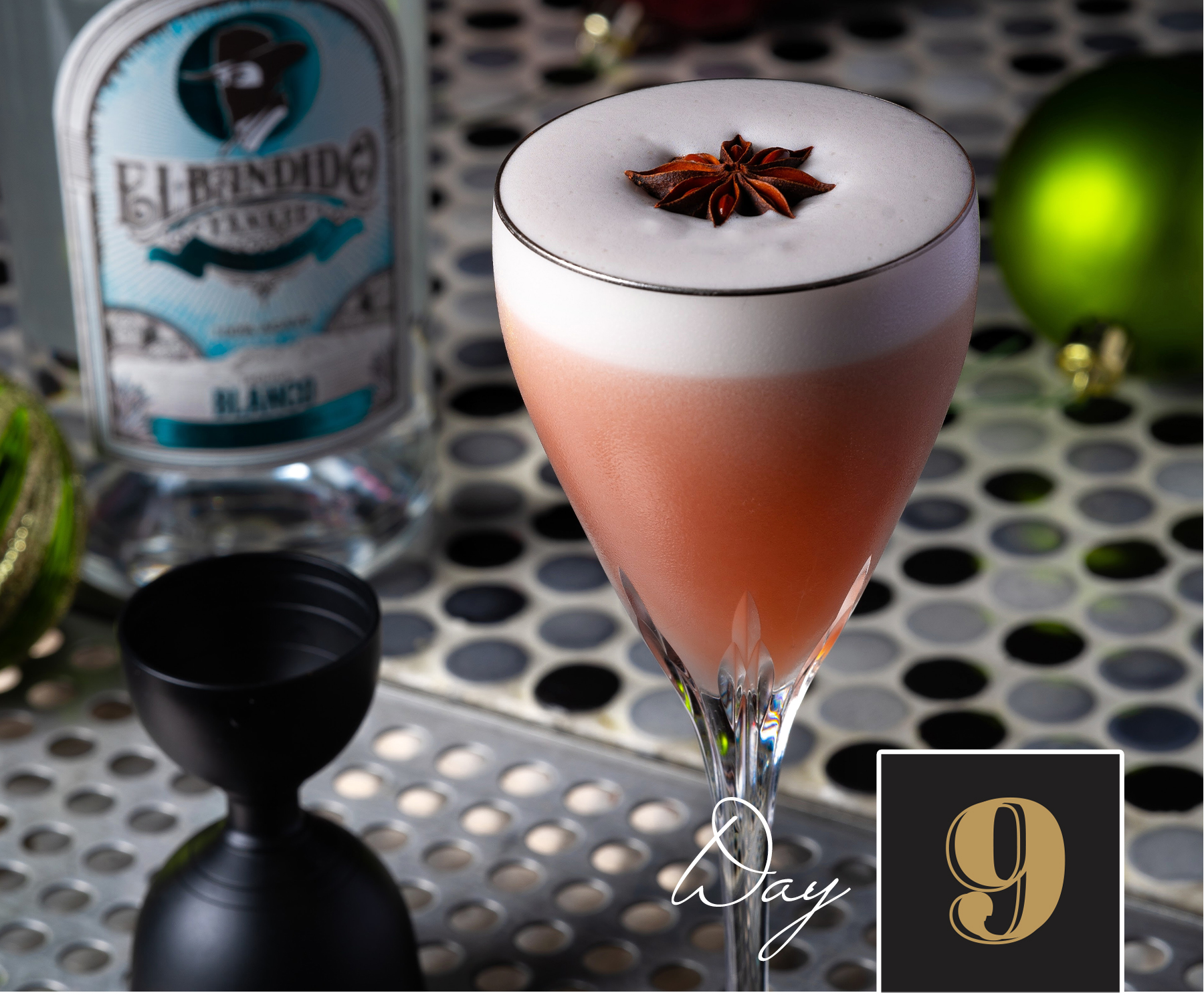 Nine Pink Lady Dancing - El Bandido Yankee